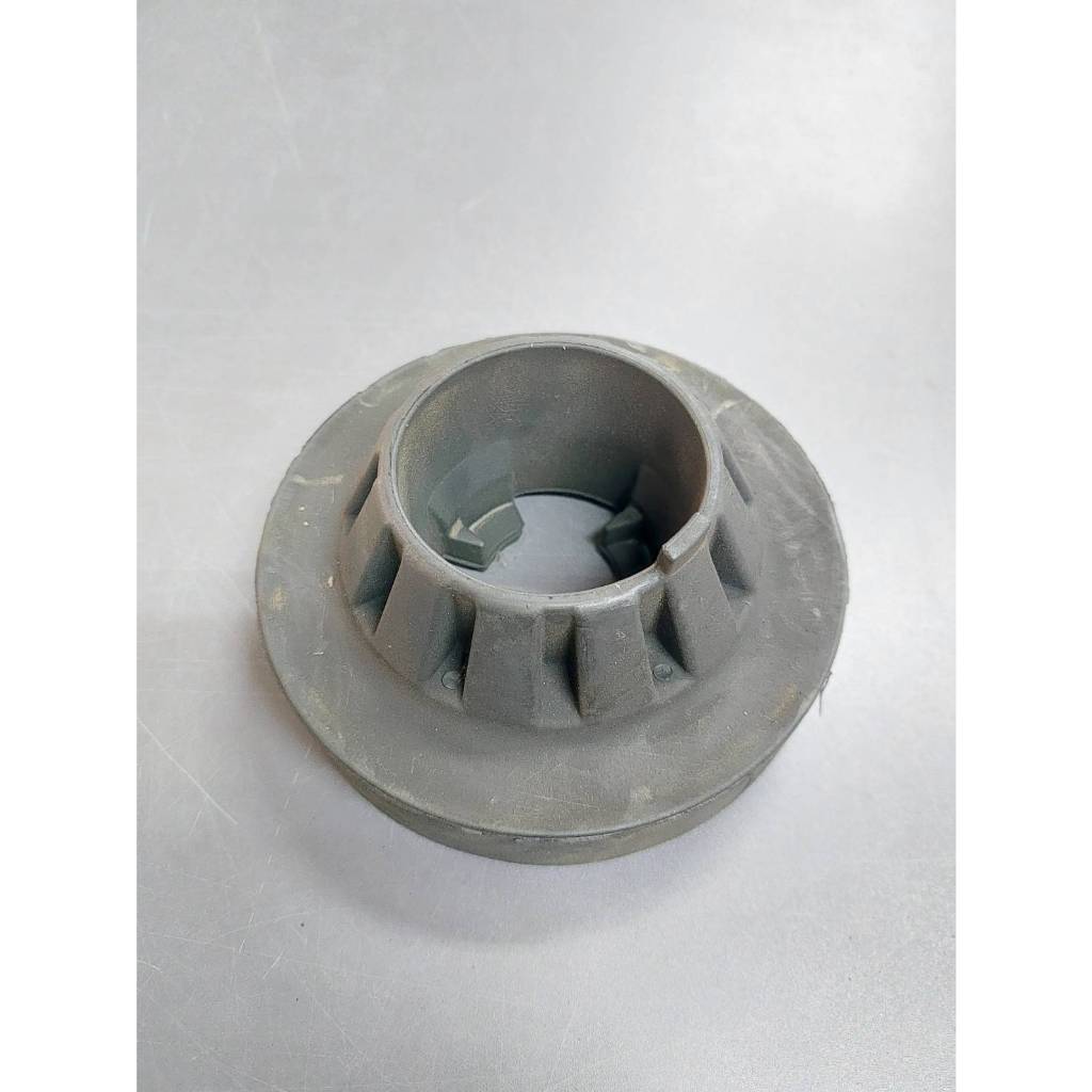 ยางรองเบ้าสปริงโช้คอัพหลัง ราคาต่อชิ้น NISSAN TEANA J31 J32 55050 ...