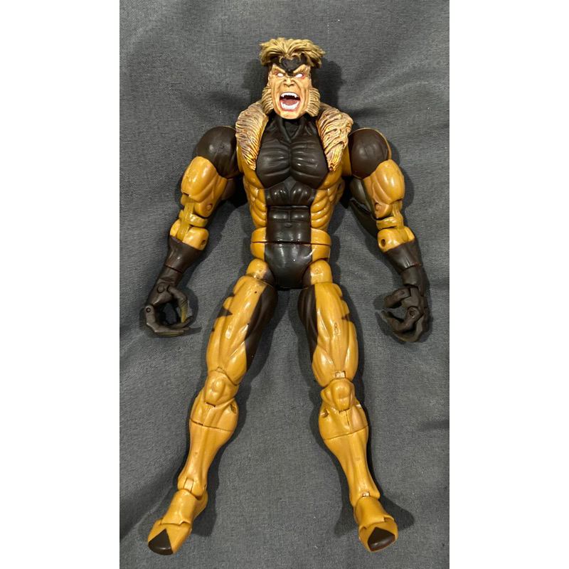 Toy Biz 2002s Sabertooth Comics Marvel Legends series 1/12 action ...