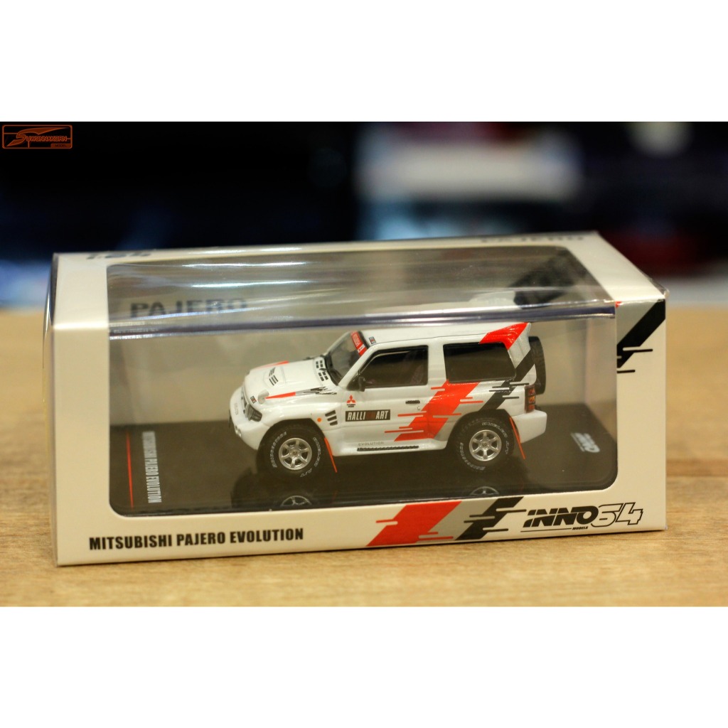 INNO64 Mitsubishi Pajero Evolution Ralliart White | Shopee Thailand