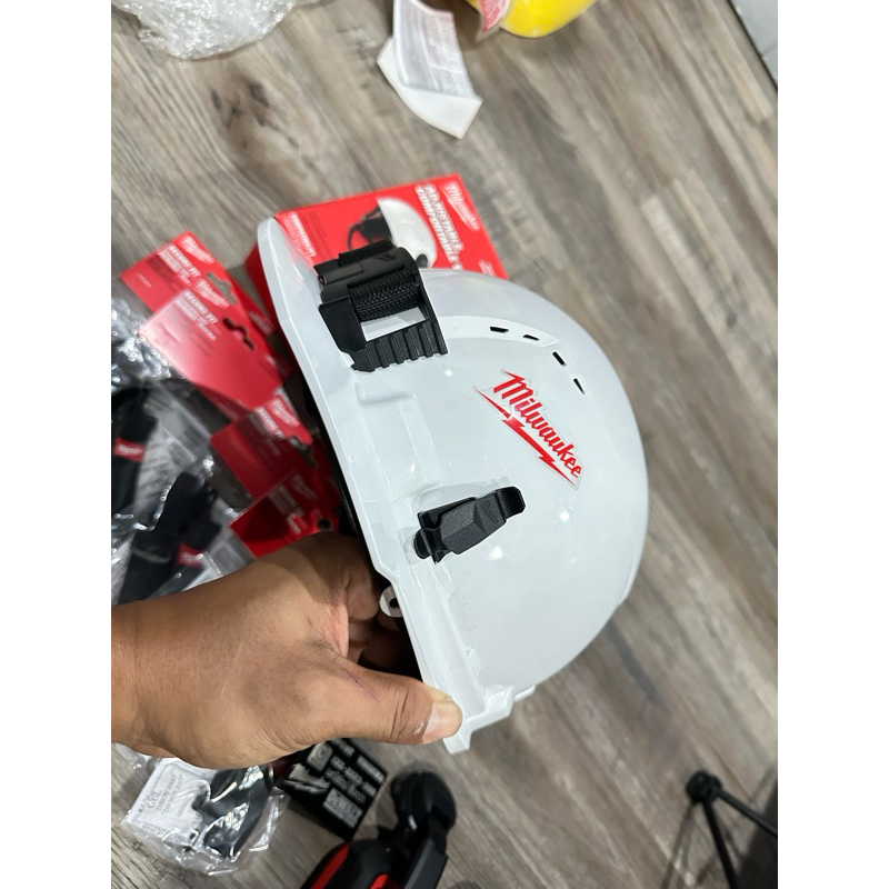 หมวกเซฟตี้ Milwaukee (ปีกด้านหน้า) Milwaukee made in USA class c ...