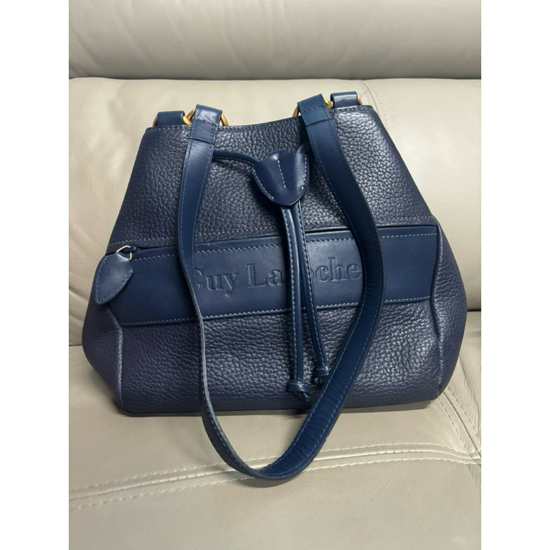 สภาพดีมากก แท้100% Guy Laroche กระเป๋าสะพายไหล่หนังแท้ | Shopee Thailand