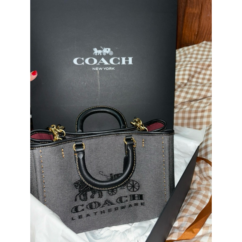 COACH Reese Tote ของแท้ พร้อมถุงผ้า+กล่อง 💯 | Shopee Thailand