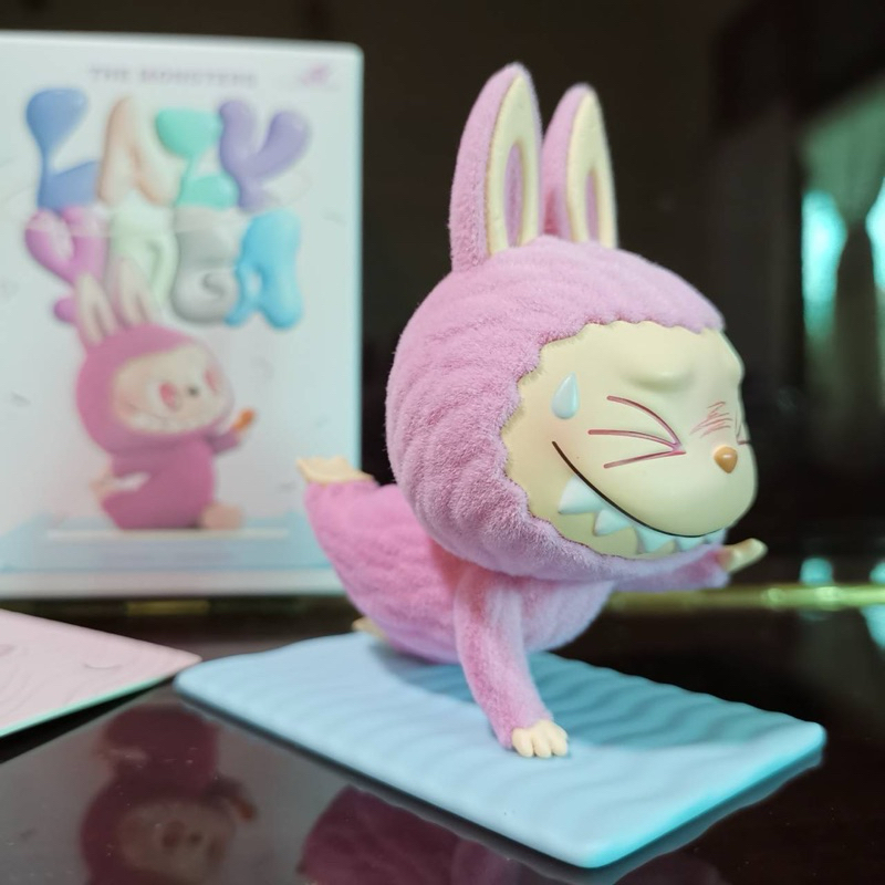 labubu lazy yoga ตัวชมพู sweating (pop mart แบรนด์แท้) | Shopee Thailand