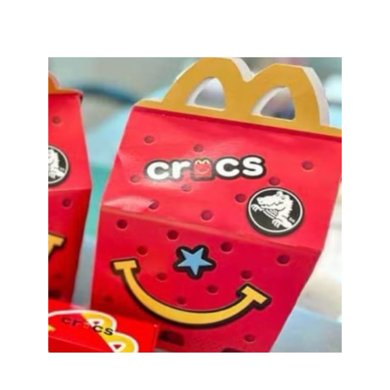 (ทักลด50%) กล่องกระดาษ ของสะสม จี้ พวงกุญแจ รองเท้าแตะ Cross Mcdonald’s ...