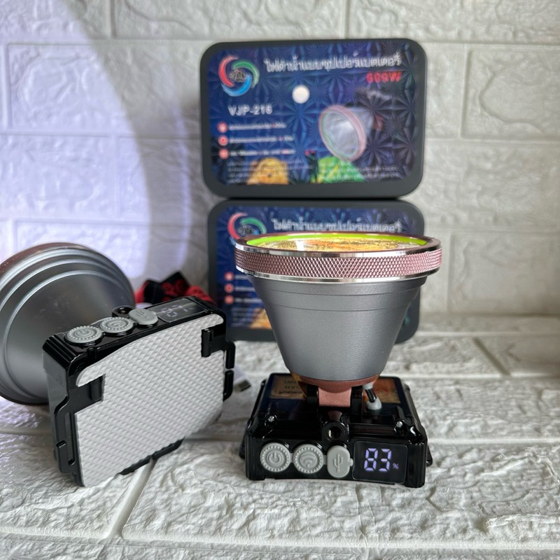 ไฟฉายคาดหัว รุ่น VJP-216 กำลังไฟ 600 วัตต์ กันน้ำกันฝน (ไม่ดำน้ำ)หน้ากว้าง 9 cm. มีจอดิจิตัลบอก ...