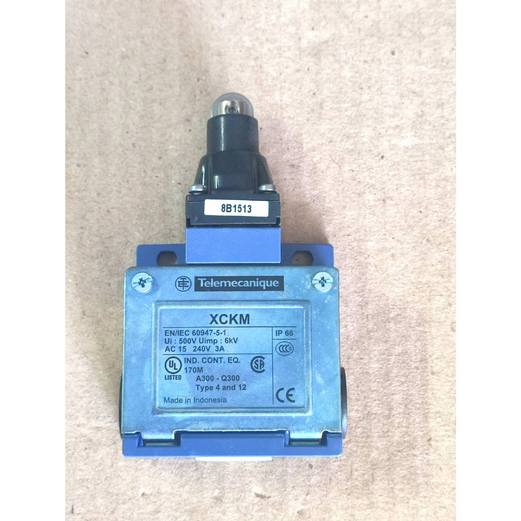 Telemecanique Limit Switch ลิมิตสวิตช์ รุ่น XCKM102 ขนาด 3A 240V ของแท้ ...