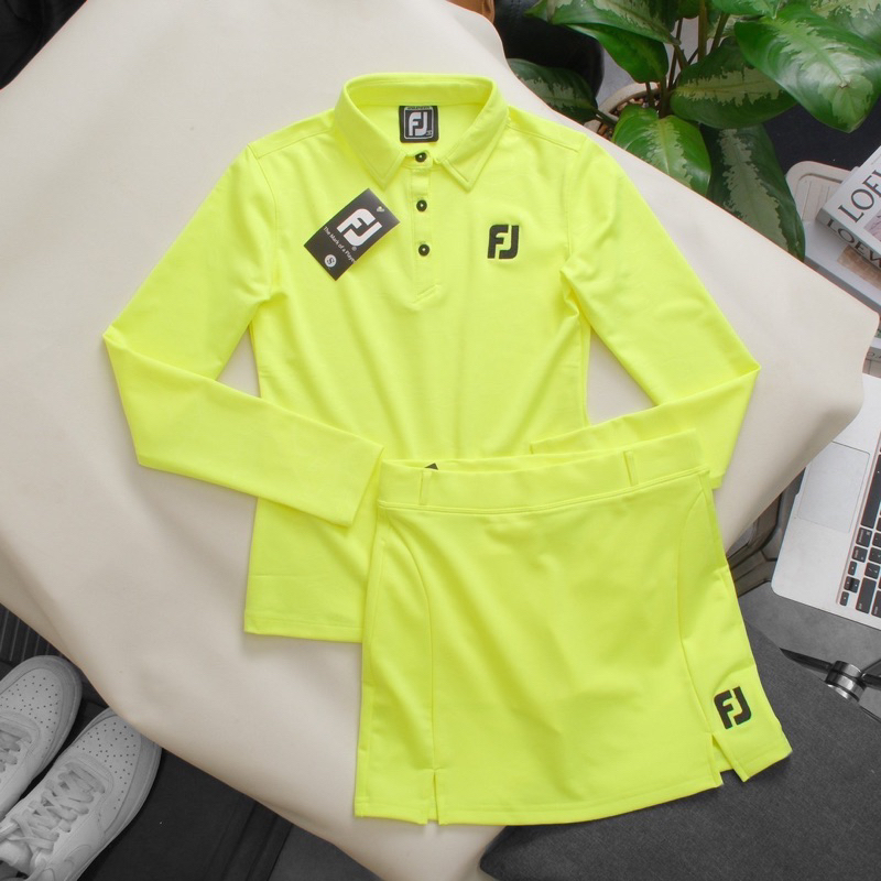 ชุดตีกอล์ฟผู้หญิง เสือแขนยาว กระโปรงมีซับในขาสั้น Set Golf FJ01 ...