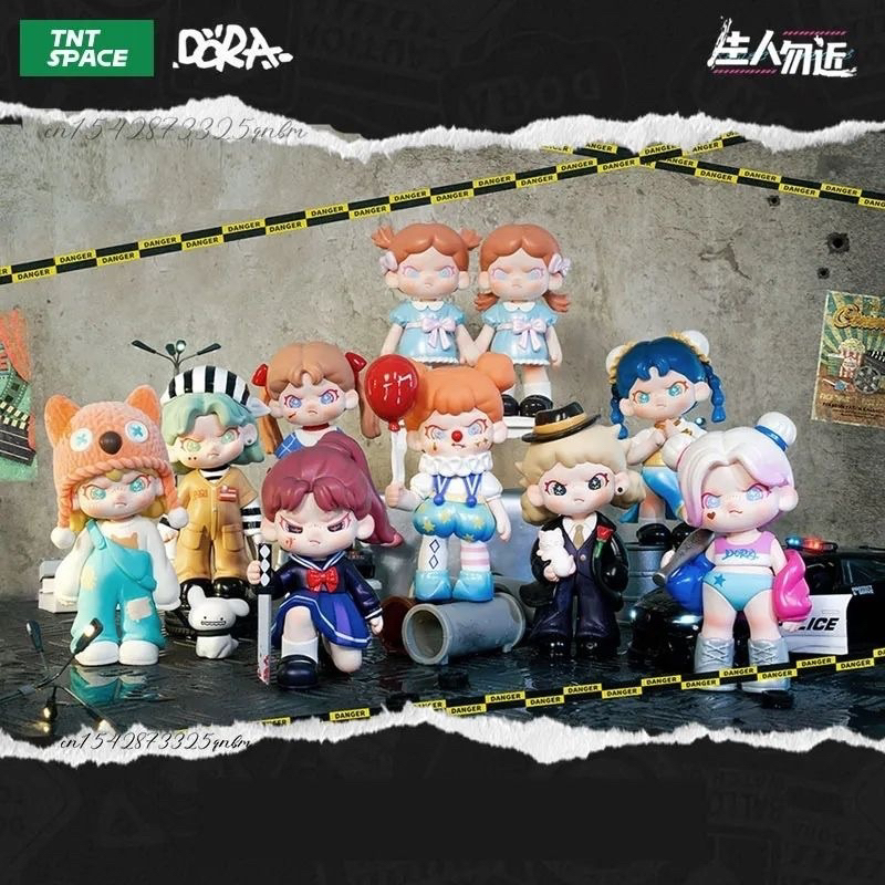[แบบแยก]DORA X TNT SPACE KEEP AWAY FROM STRANGERS กล่องสุ่ม Art toy ...