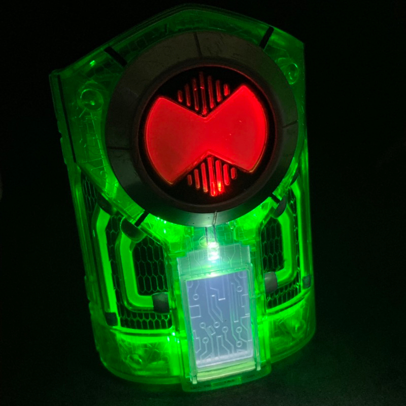 ben 10 ultimate ultimatrix ระบบปกติ มีตำหนินะรูปเพิ่มเติมก่อน | Shopee ...