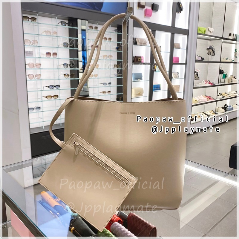 กระเป๋า Charles & Keith รุ่นโซอี้ที่เป็นกระแสดราม่า Leia Tote Bag : CK2 ...