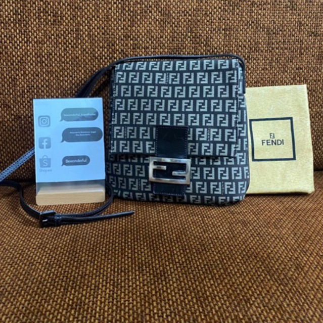 Fendi Zucca crossbody Bag -unisex ของแท้ เฟนดิ ฟินดิ มือสอง กระเป๋า ...