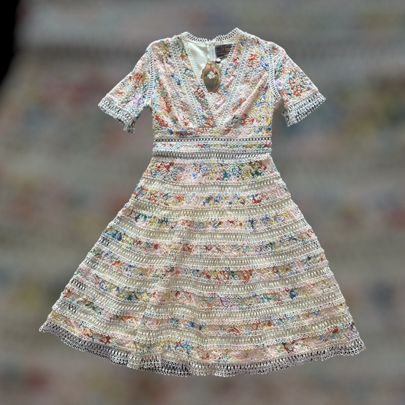 ส่งต่อเดรสดอกไม้ลายปัก Lady Ribbon size S ซื้อมาแค่ลองใส่ ใหม่มาก ...