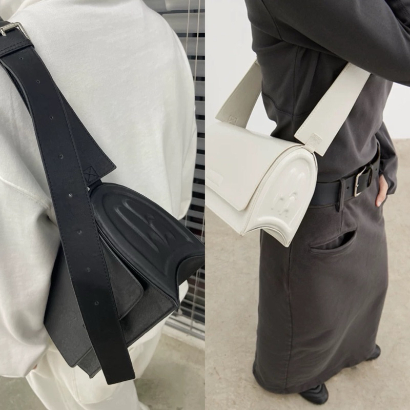 CRYING CENTER SQUARE C SHOULDER BAG | Shopee Thailand