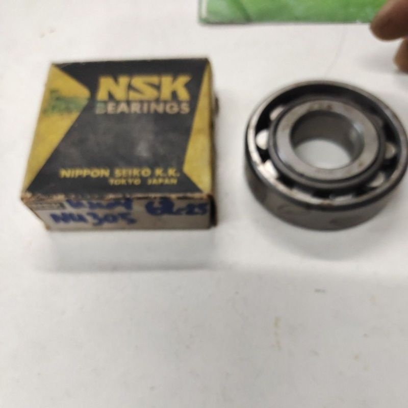 ลูกปืน NSK NU305 แบบเม็ดเรียว (เม็ดหมอน) | Shopee Thailand