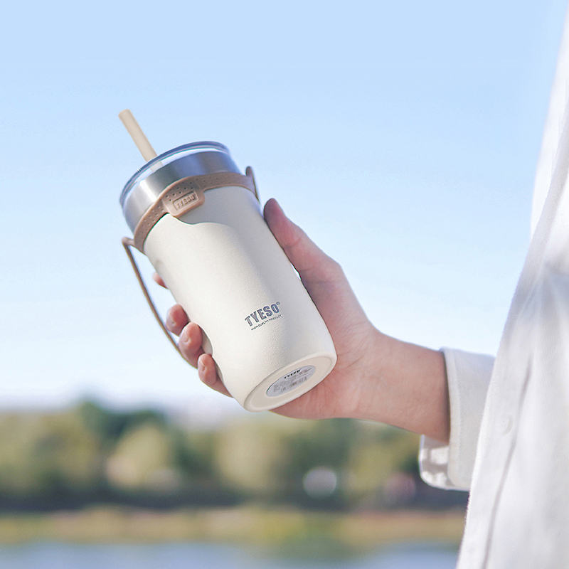 TYESO แก้วน้ำสแตนเลส SUS304 ขนาด 550-710ML. มีฝาปิด มีหูหิ้วซิลิโคน แถมฟรี! หลอดดูดซิลิโคน ...