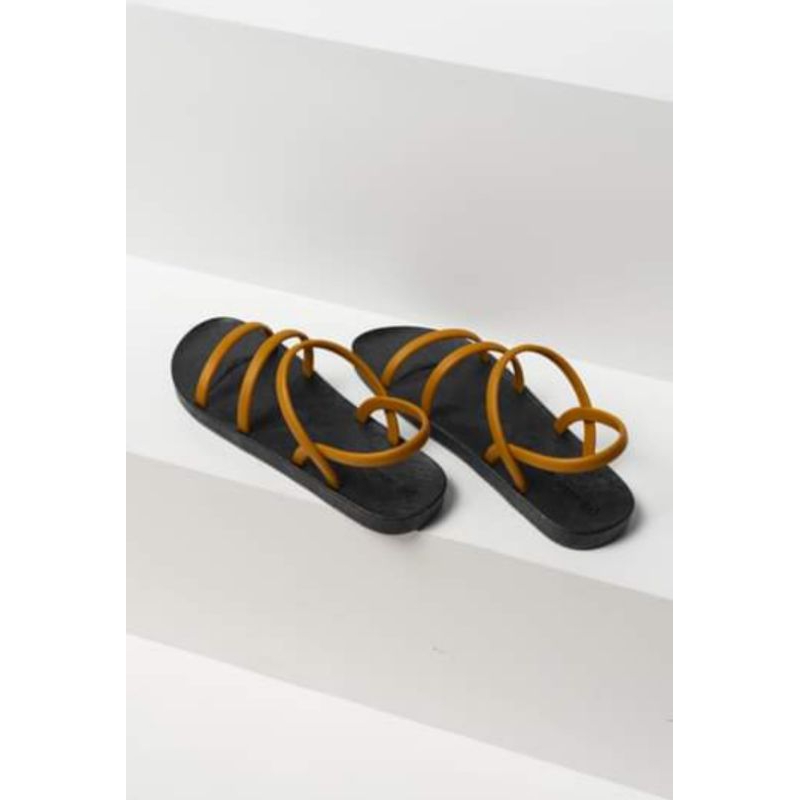 มูชูรองเท้ารัดส้น moochuuแท้ Mc18 ทนเก๋ไม่ลื่น.. | Shopee Thailand