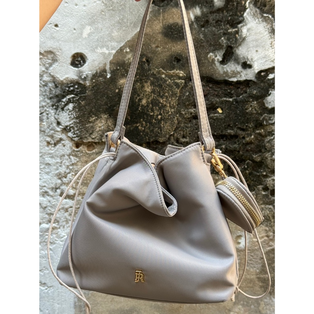 กระเป๋ารุ่น ถุงLucky New color By JIRA ไม่มีกล่องนะคะ | Shopee Thailand