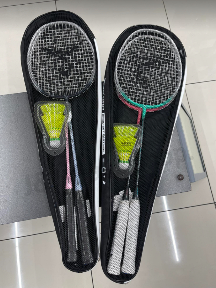 PERFLY ชุดไม้แบดมินตันสำหรับผู้ใหญ่ รุ่น BR 190 แพ็คคู่ น้ำหนักเบา 85 ...