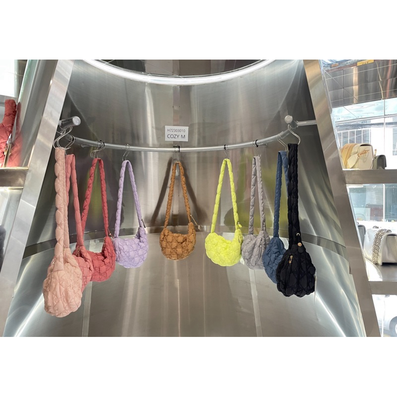 พร้อมส่งกระเป๋า CARLYN COZY M ของแท้จากช็อปฮงแด | Shopee Thailand