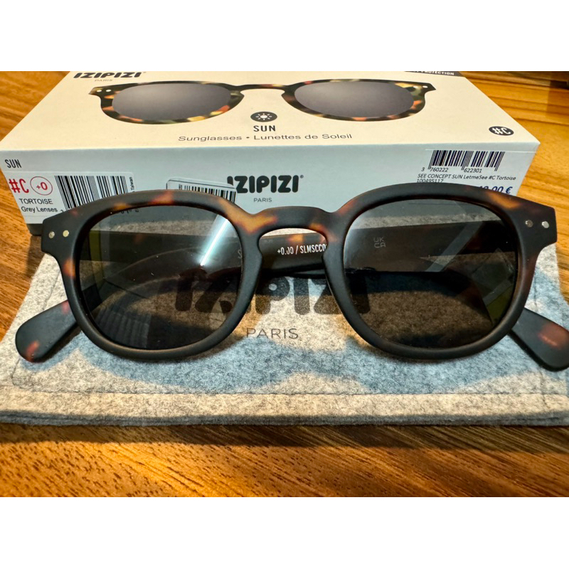 แว่นตากันแดด IZIPIZI มือสอง: used like new ของแท้ | Shopee Thailand