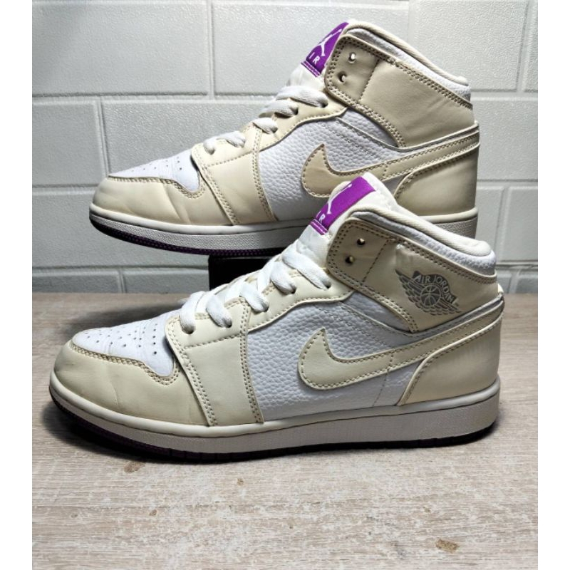 (เบอร์ 38)รองเท้ากีฬาหุ้มข้อ N ike เบอร์ 38 ยาว 24 cm.สภาพดี พร้อมใช้ ...