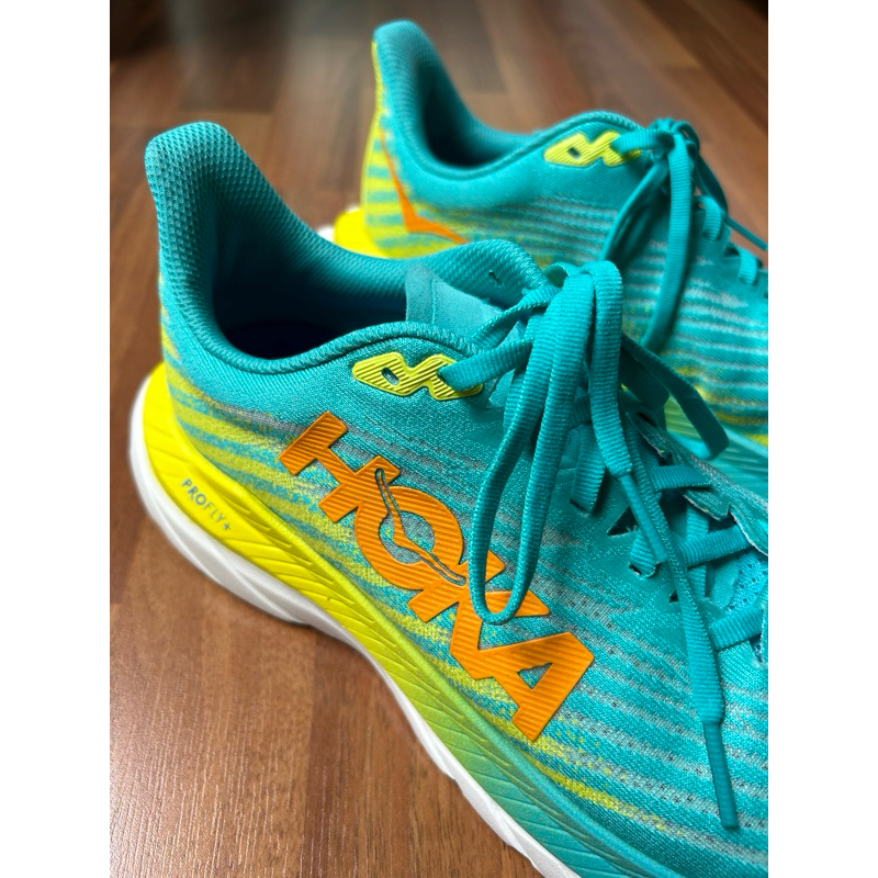 รองเท้าวิ่ง รองเท้ากีฬา HOKA ONE ONE Profly+ | Shopee Thailand