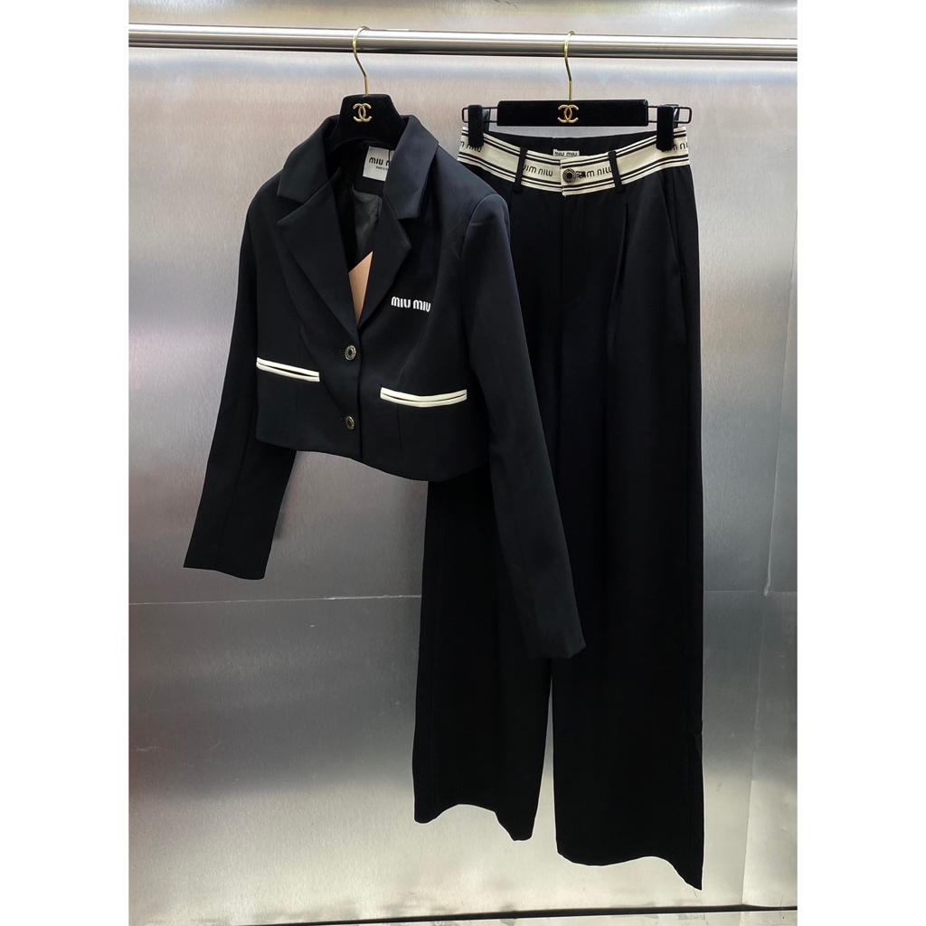 2สี MIU MIU SET ชุดเซ็ต เสื้อแจ็คเก็ต ทรงครอป + กางเกงขายาว มิวมิว ชุด ...