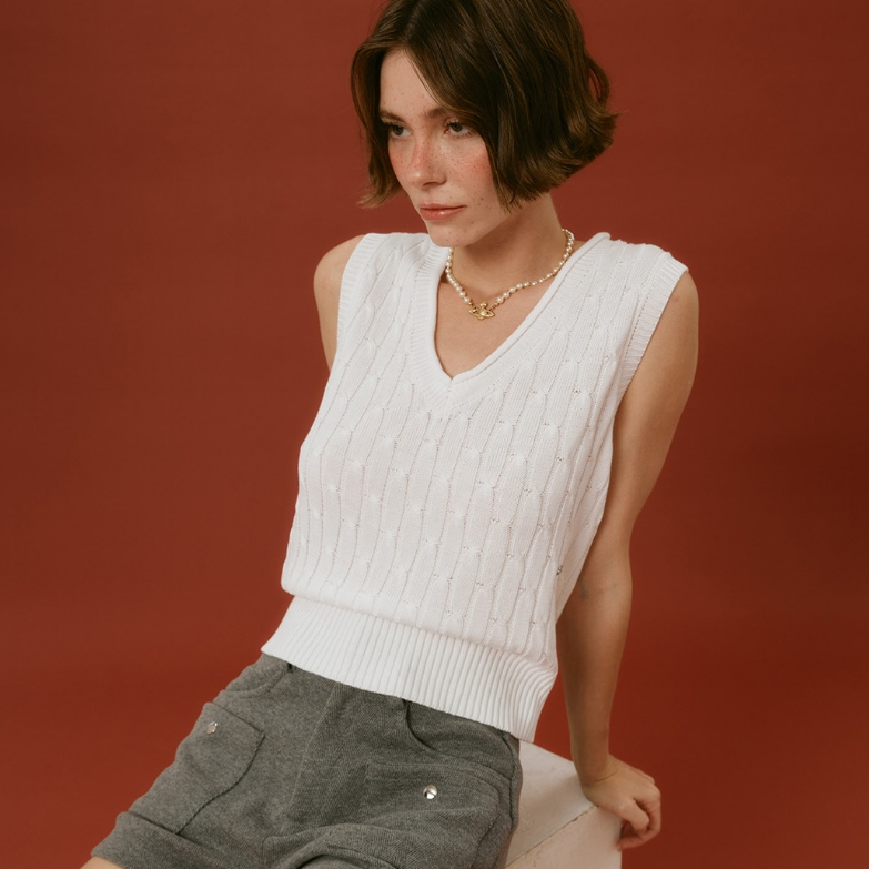 STUDIO UNKNOWN - Braid Knit Top (ขาว/เทา/เขียว) เสื้อนิทแขนกุด ทอด้วย ...