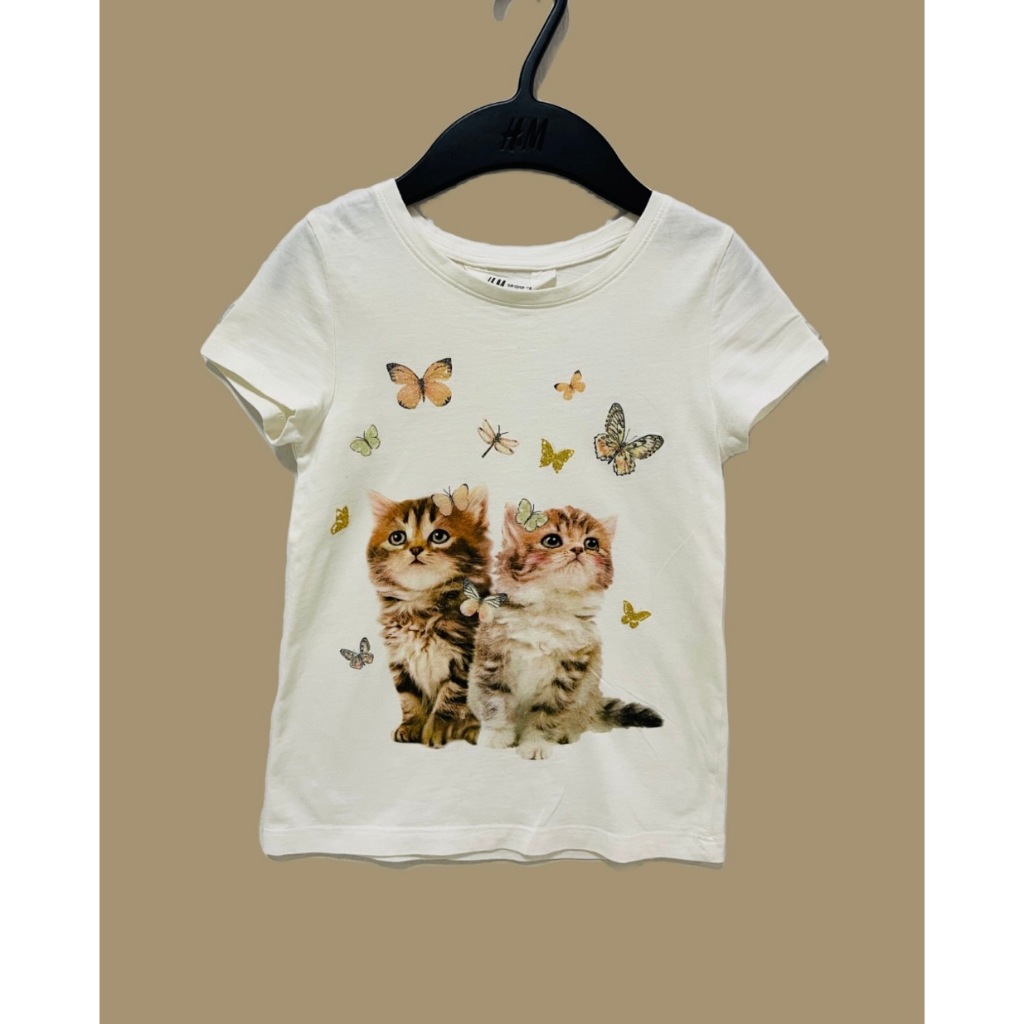 H&M เสื้อยืด EUR122/128 US 6-8Y หน้าอก 24 นิ้ว สีขาว ลายแมว น่ารัก T-shirt with Printed Design ...