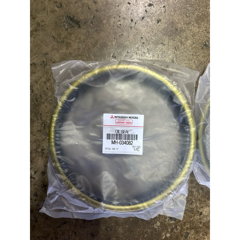 ซีลล้อหลังตัวใน MITSUBISHI FN527 | Shopee Thailand