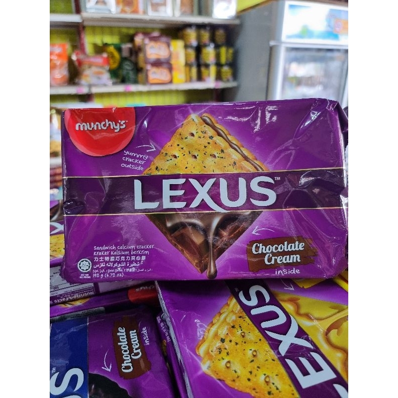 Munchy's Lexus cracker biscuits แครกเกอร์แซนด์วิชครีมช็อก | Shopee Thailand