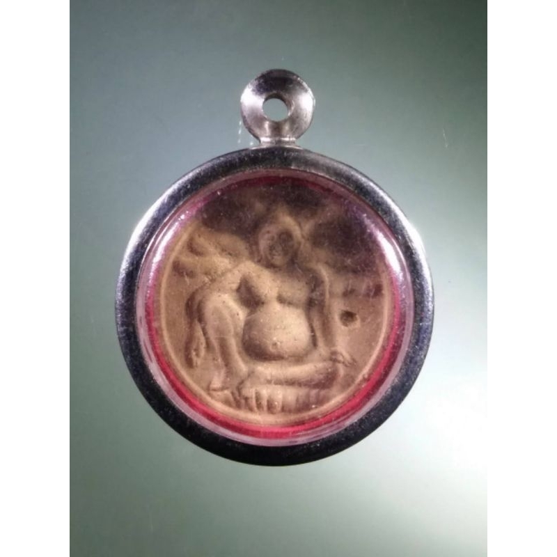 Antig Super 1577 ท้าวกุเวรเนื้อผง จันทร์ลอย หลังยันต์ กดโค้ดด้านหน้า มาพร้อมตลับสแตนเลสแขวนบูชา ...