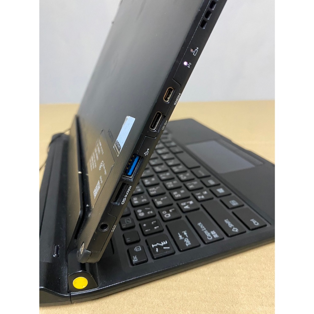 แท็บเล็ต 2in1 Fujitsu ArrowsTab Q738/SE Corei3 GEN7(RAM:4GB/SSD:128GB ...