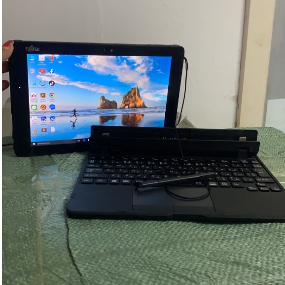 แท็บเล็ต 2in1 Fujitsu ArrowsTab Q508/SE AtomX5-Z8500(RAM:4GB/SSD:64GB ...