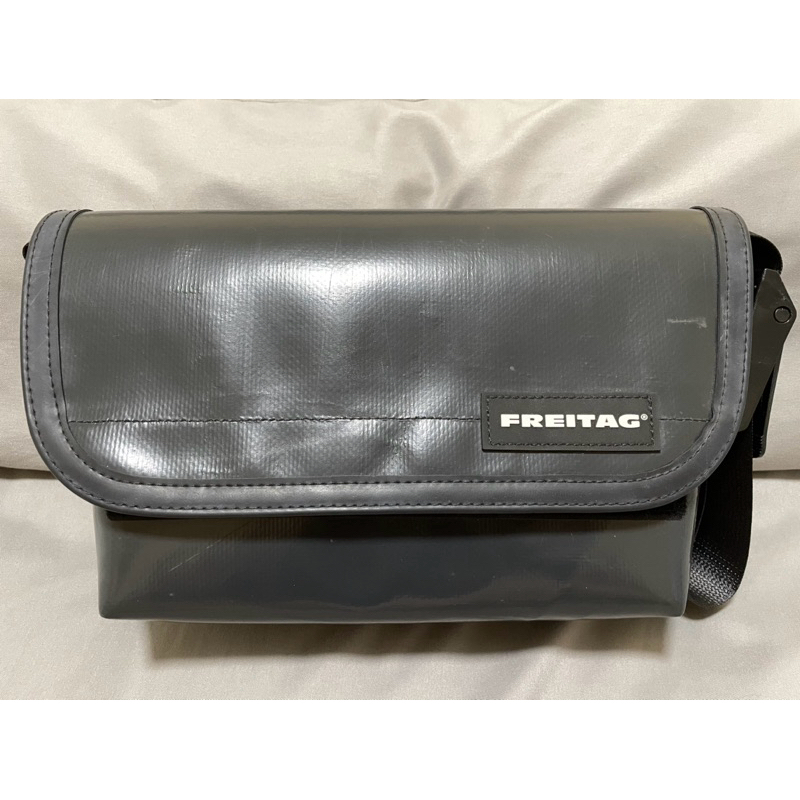 FREITAG HAWAII FIVE-O เทาชาโคล มือ2 | Shopee Thailand