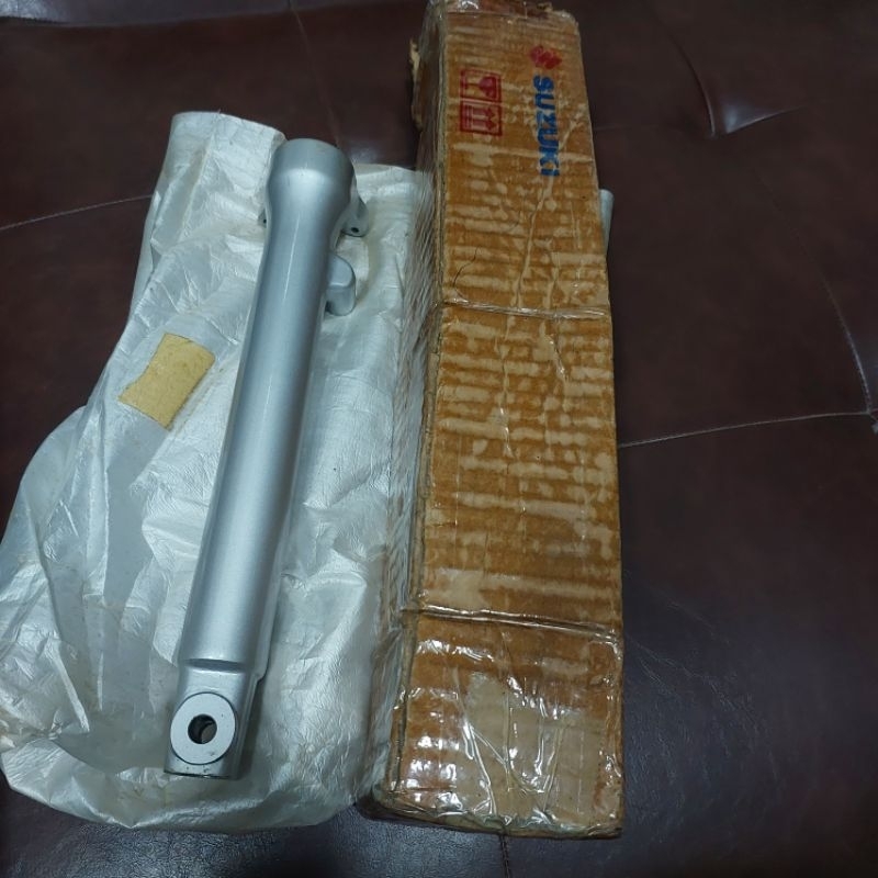 กระบอกโช๊คหน้าข้างซ้าย Suzuki Akira-RU110-RU120 ของแท้ญี่ปุ่นใหม่เก่า ...