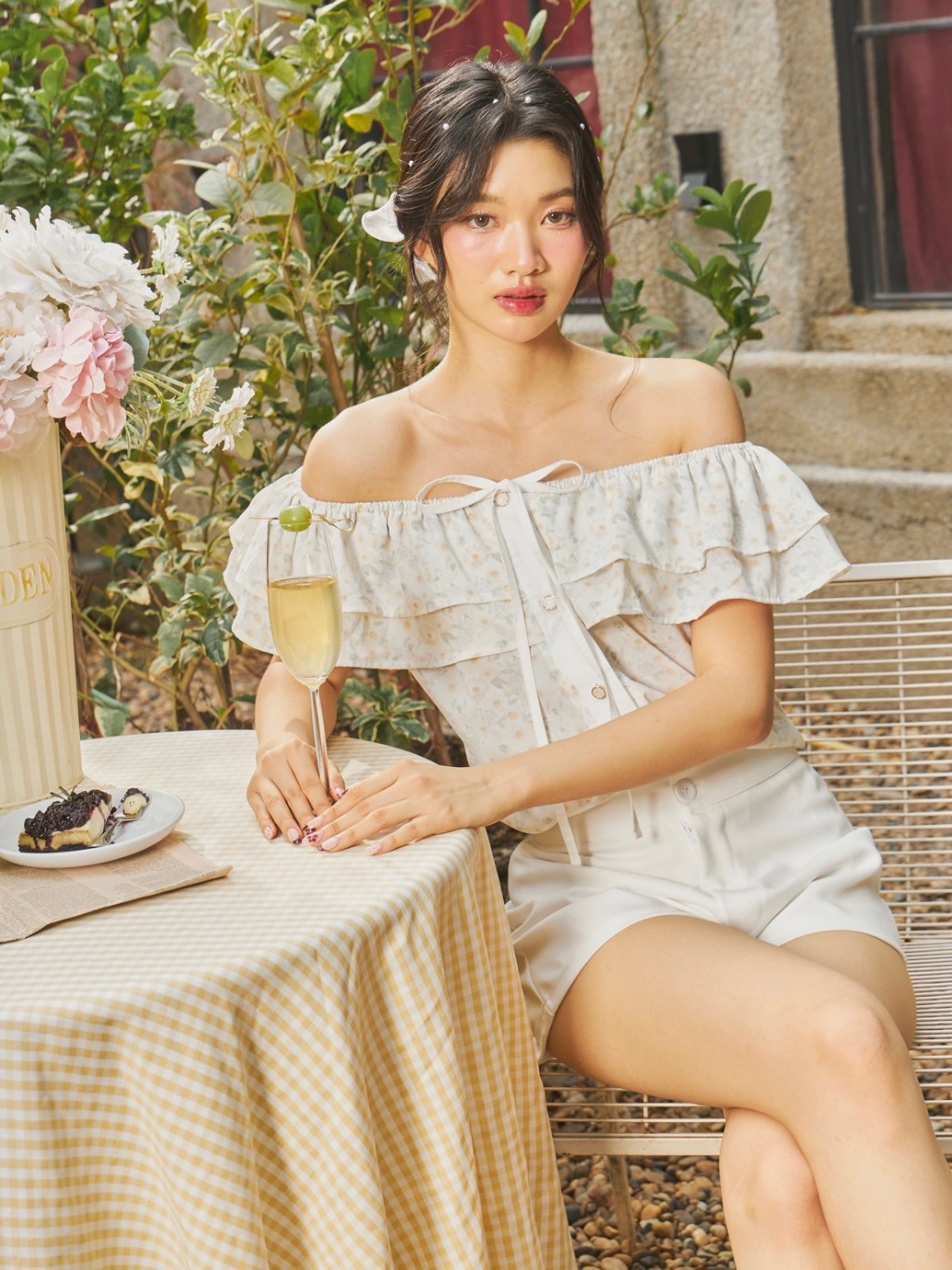 Kokiji - Chereen Top (Pinot Grigio) เสื้อปาดไหล่ลายดอกไม้สีขาว | Shopee ...