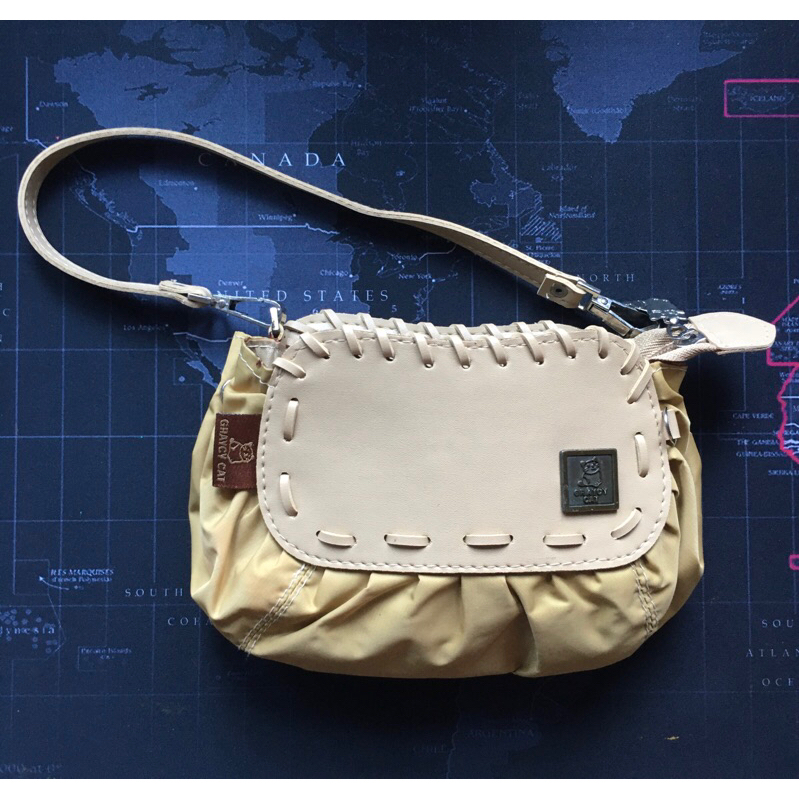 มือสอง • กระเป๋าถือใบเล็ก Graycy Cat | Shopee Thailand