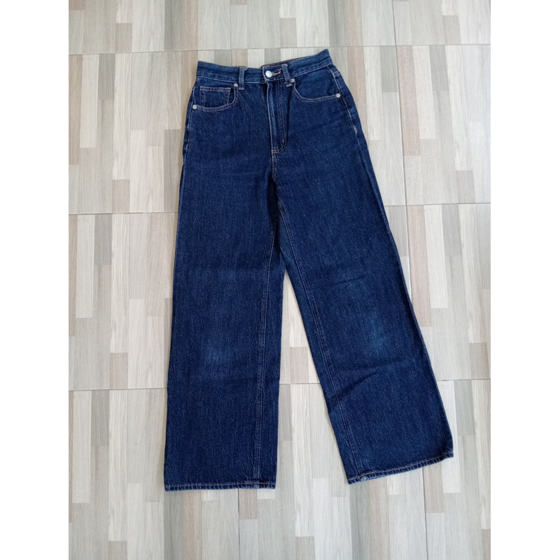 GU High Rise Straight Jeans กางเกงยีนส์ขากระบอก เอวสูง | Shopee Thailand