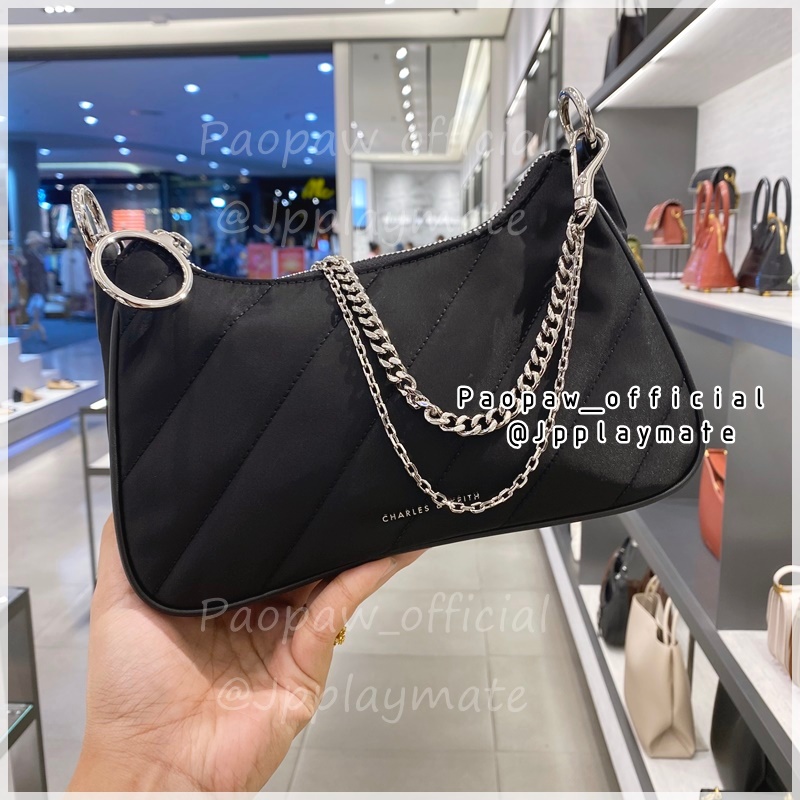 กระเป๋า Charles & Keith รุ่น Philomena Puffy Chain-Strap Crossbody Bag ...