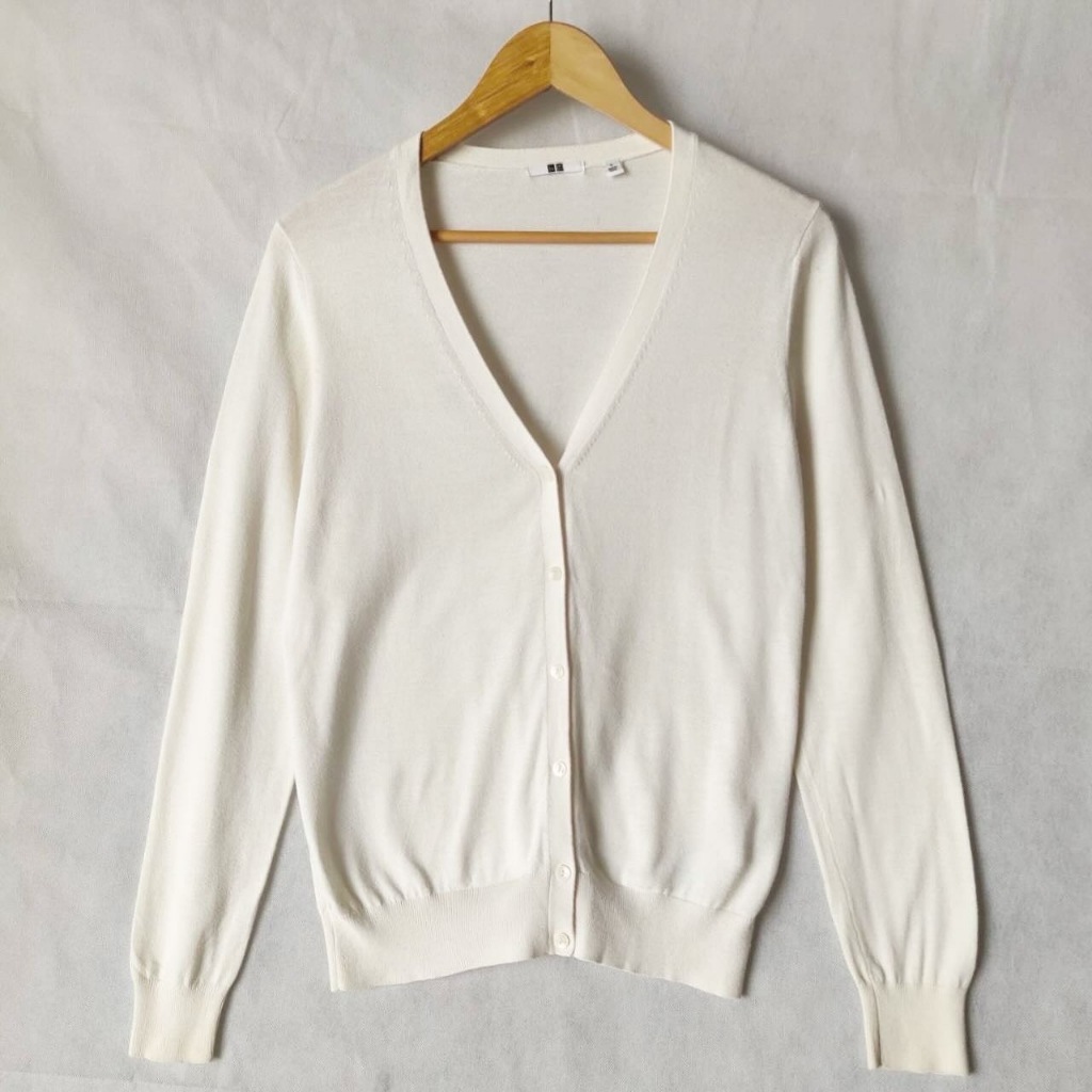 C040 เสื้อแขนยาวไหมพรม Uniqlo คาร์ดิแกน งานมือสองคัดเกรด คุณภาพดีเหมือน ...