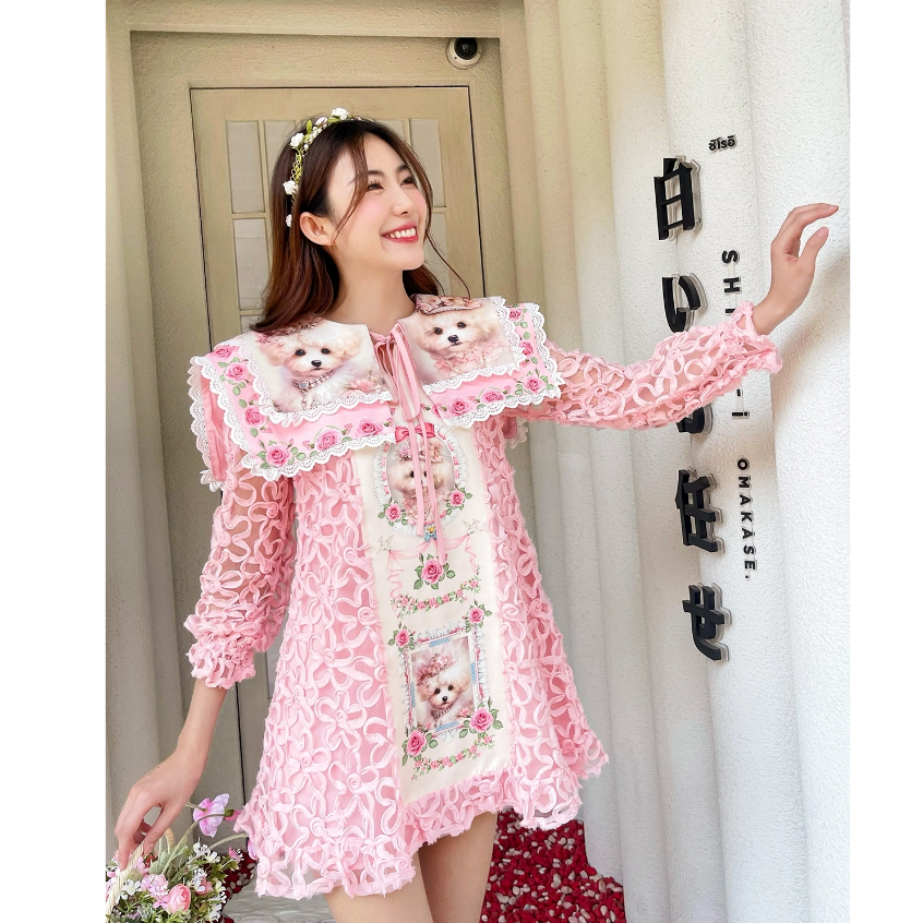 Poodie Love you Dress เดรสสั้นทรงปล่อยสีชมพูผ้า Texture ดอกไม้ แต่งดี ...