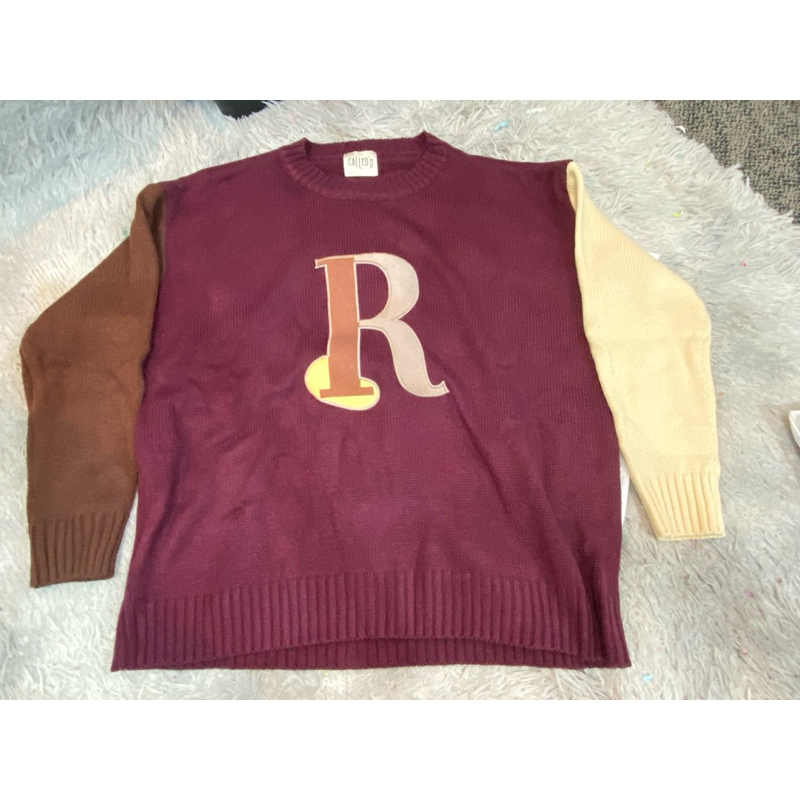 Called P Rainbow Sweater และ Croissant sweater | Shopee Thailand