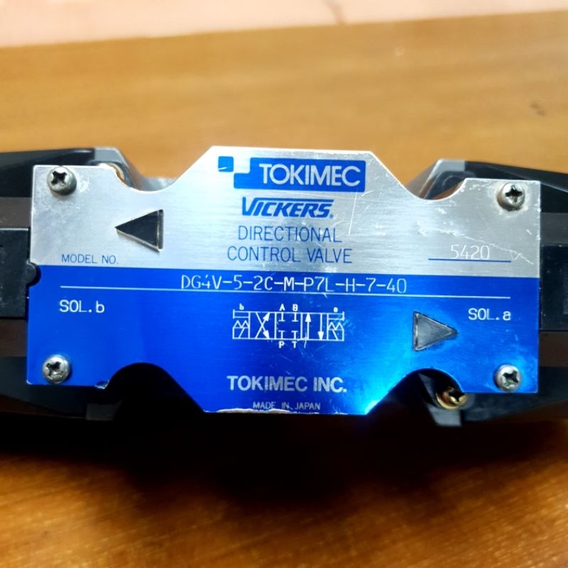 Tokimec Vickers Directional Control Valve DG4V-5-2C-M-P7L-H-7-40 (Coil 24VDC) | Shopee Thailand