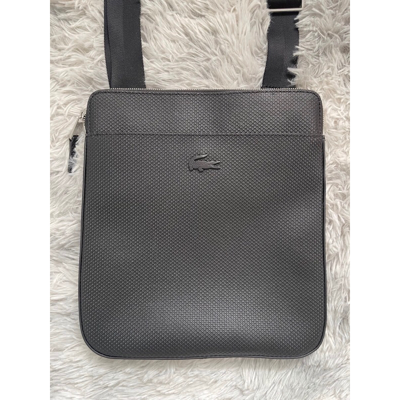 Lacoste Chantaco Crossbody Men´s Chantaco Matte Piqué Leather Flat Zip ...