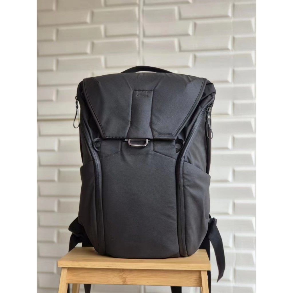 กระเป๋ากล้อง Peak Design มือสอง รุ่น Everyday Backpack 20L V1 สี Black | Shopee Thailand