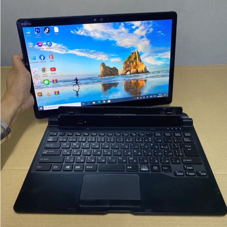 แท็บเล็ต 2in1พร้อมคีย์บร์อด Fujitsu ArrowsTab Q739/AE Intel Corei3 GEN8 ...