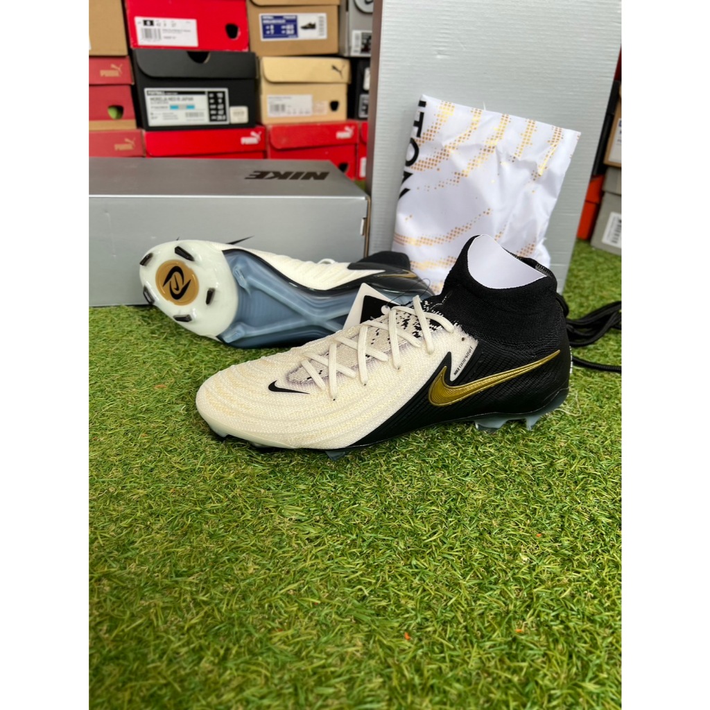 Nike MAD Ready Nike Phantom GX2 Elite FG / Phantom Luna2 Elite FG ...