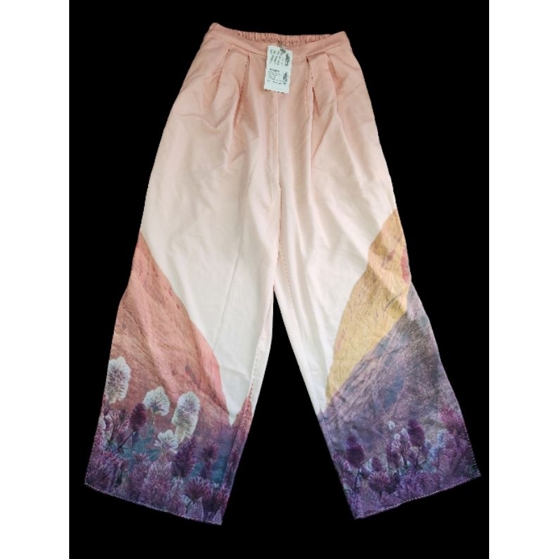 Lynaround กางเกงผ้าซาติน Size M ป้าย 2,490 | Shopee Thailand