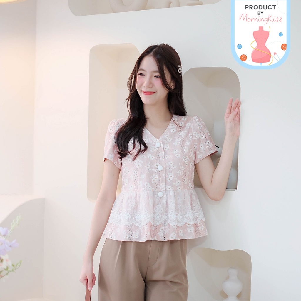 01-319 เสื้อแขนสั้นคอวีโทนสีชมพู La Mira Daisy Blouse - 5 ไซส์ | Shopee ...
